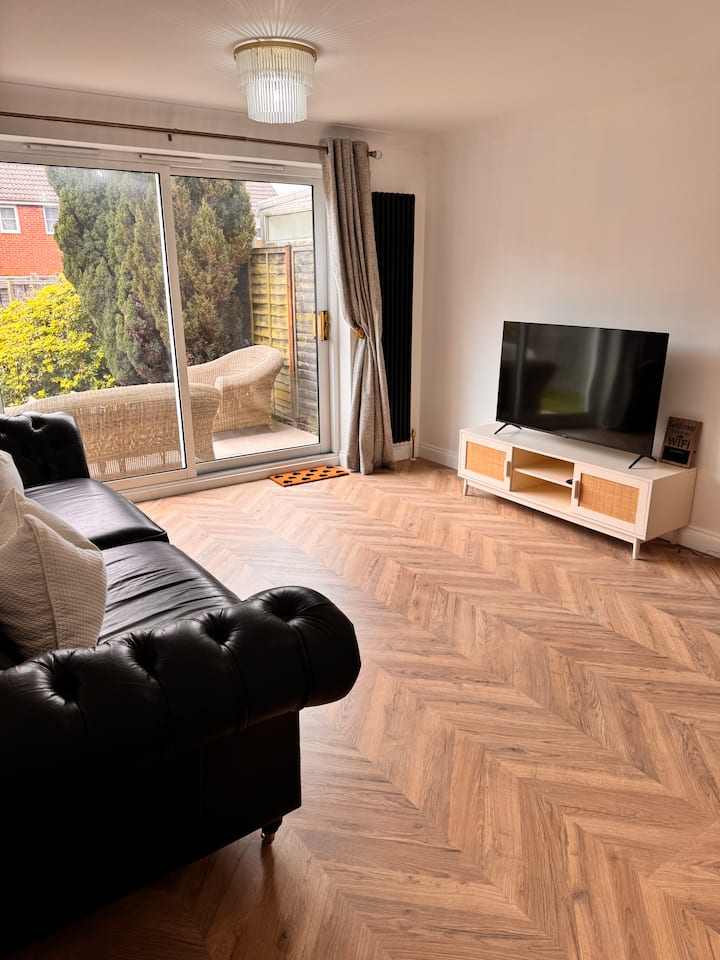 Luxury House In Stevenage - Stevenage