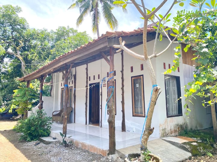 Azam Homestay - Pangandaran