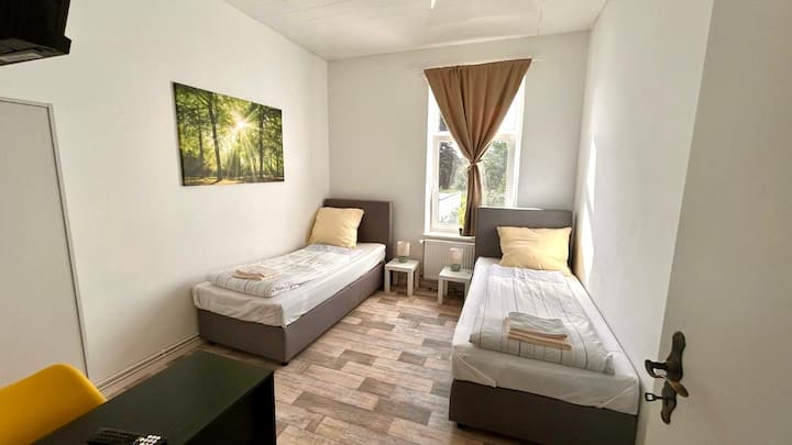2 Zimmer Wohnung Mit Gute Parkmöglichkeiten - Neumünster