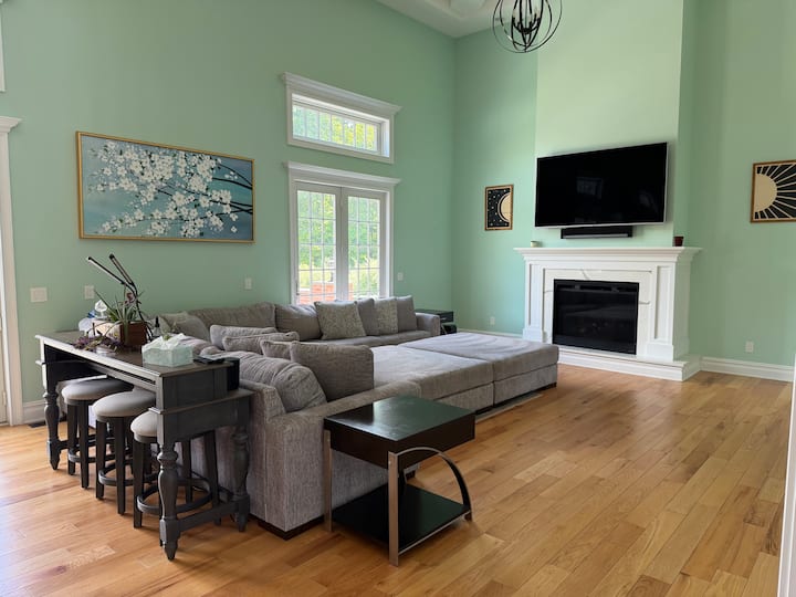 The Rivertown Reserve | Private 6br Estate W/ Pool - Lambertville, NJ