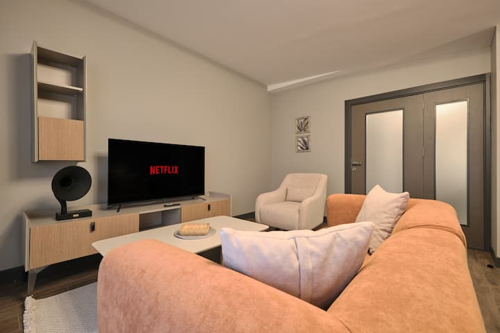 (44) Modern 2br W/2 Living Areas, 2 Baths, Kadıköy - Estambul