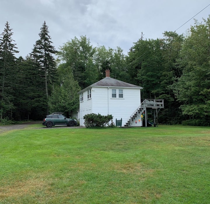 Where Woods Meets Water: A Coastal Maine Retreat - Forest Lake, Friendship