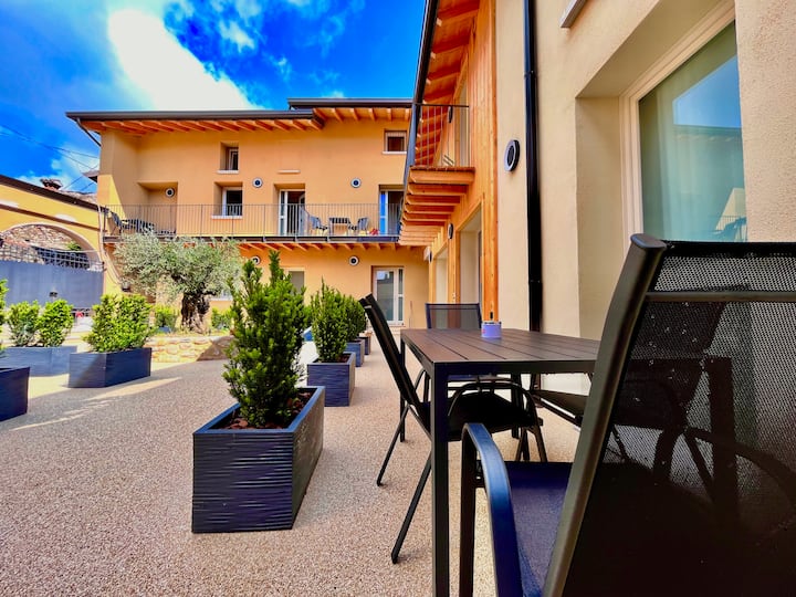 Antica Corte [Private Court] - Manerba del Garda