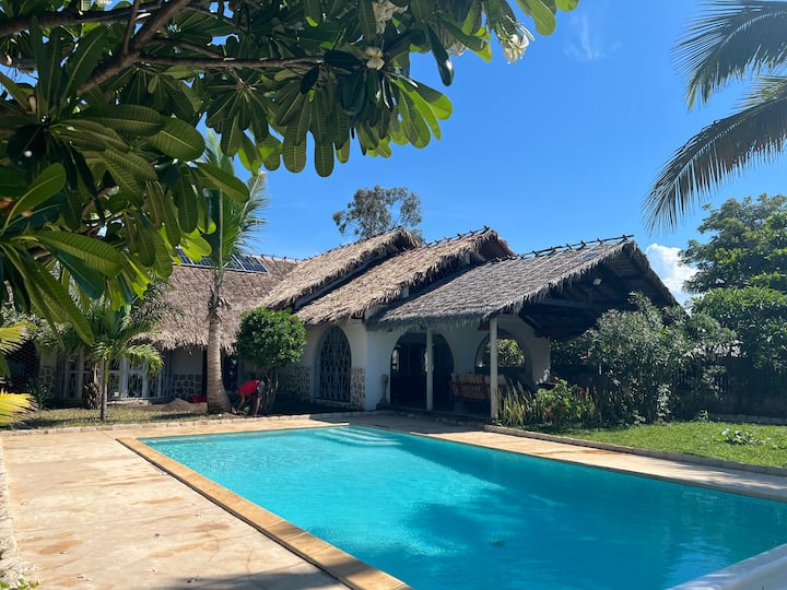 Volana Beach "Masoandro",  Spacieux Et Authentique - Madagascar