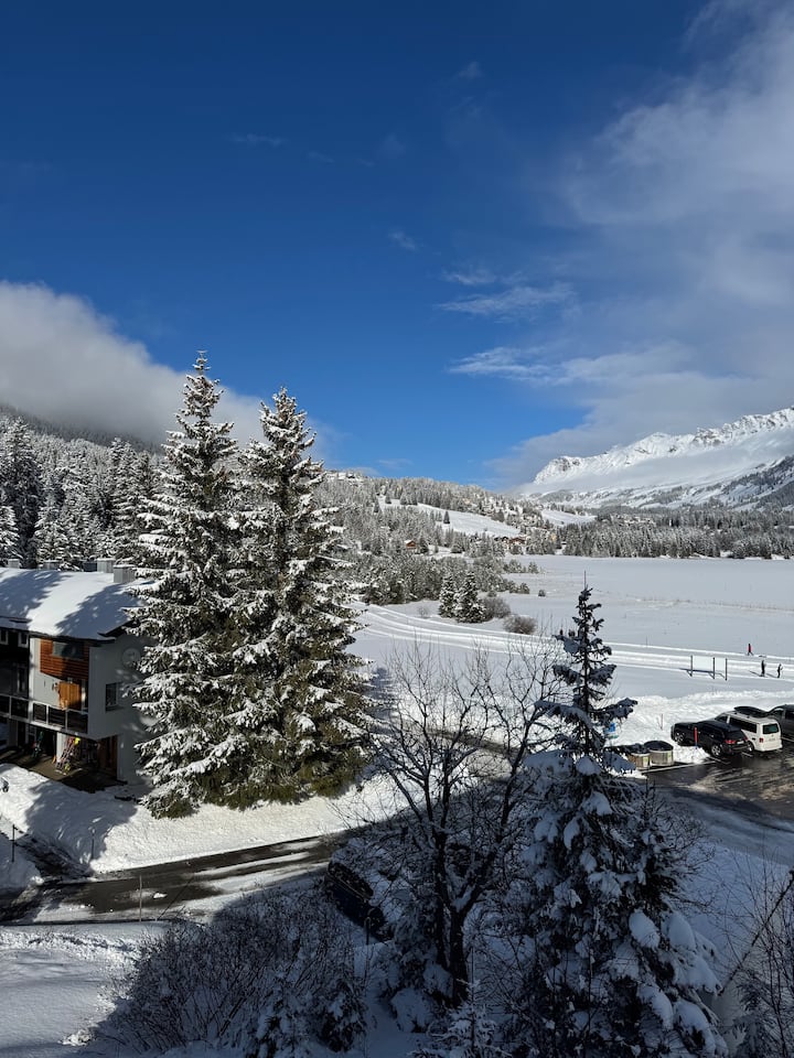 La Riva
Schöne 2,5 Zimmer- Wohnung Zu Vermieten - Lenzerheide