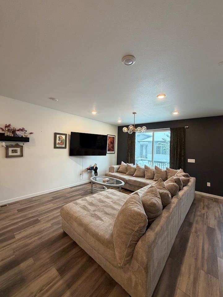 Easy Access To Redrocks! - Lakewood, CO