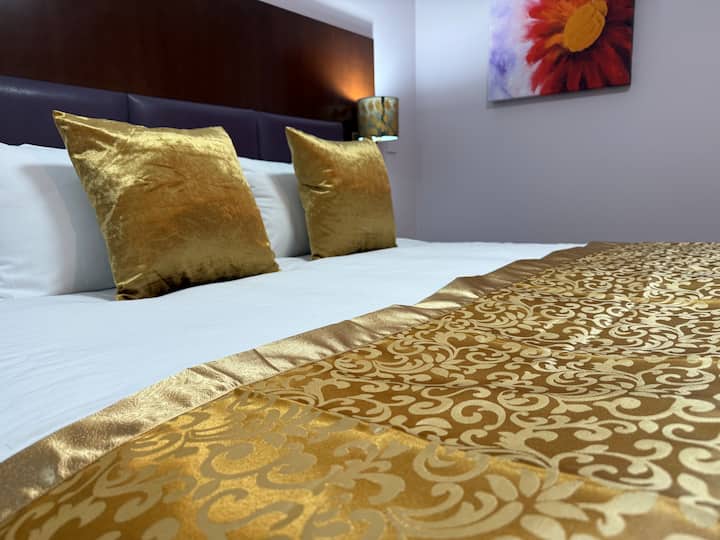 Quality City Hotel Double Room A - Bromsgrove