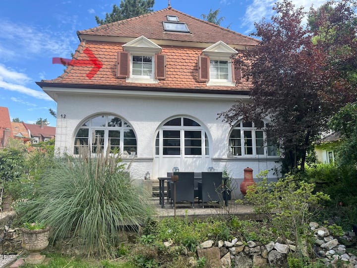 Charmante 2 Zimmer Altbau-wohnung - 