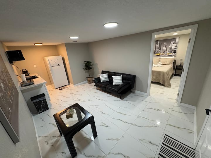 Cozy Apartment, Great Location - Tarpon Springs, FL