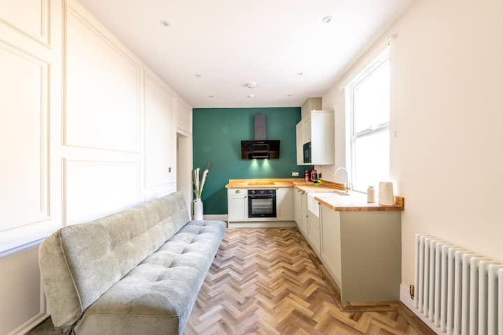 New Refurbished 2 Br Brighton-prescott Apartments - Bristol