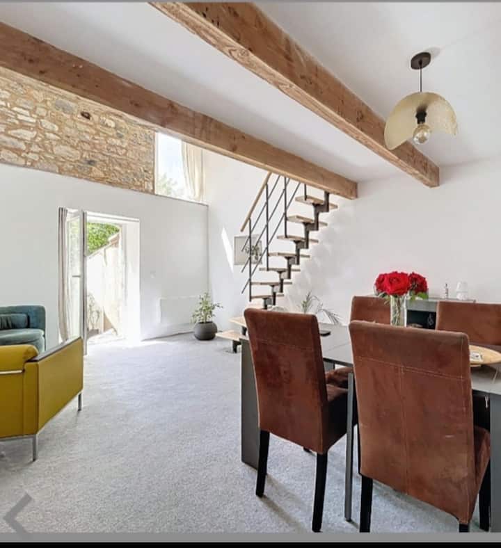 Maison Spacieuse-toit Terrasse - Voie Verte. - Bédarieux