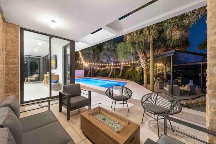 Villa Palm Haze - Water Front - Gated. - Miami