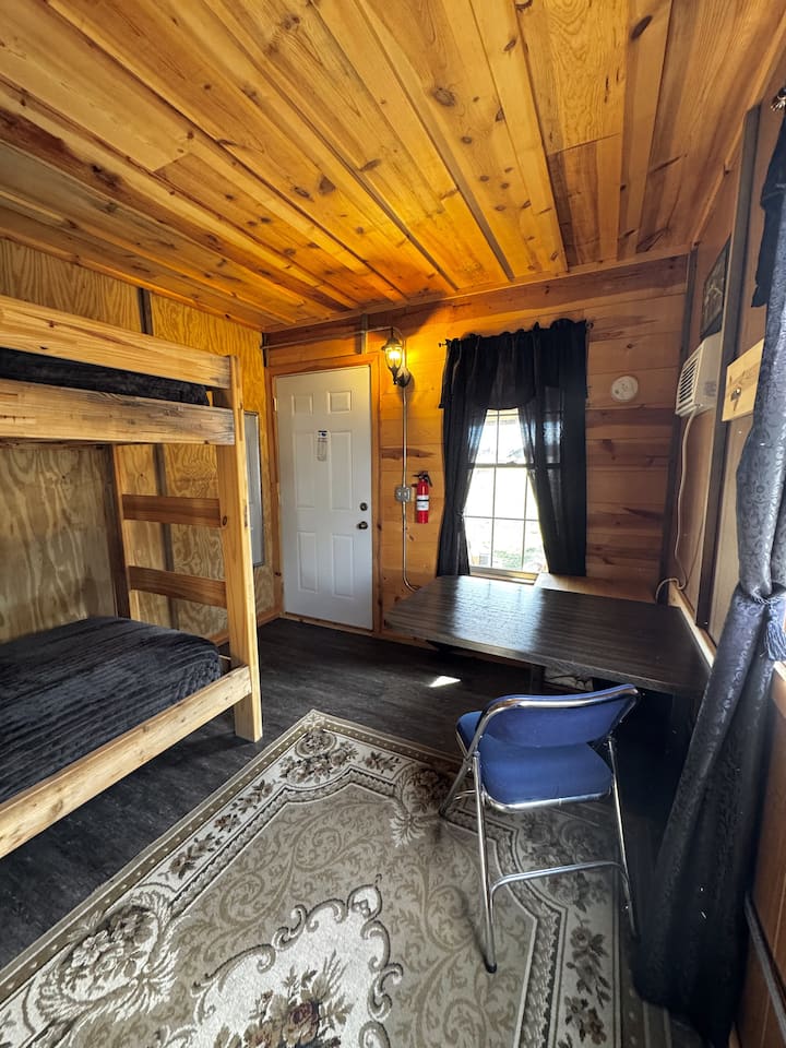 Pleasant Valley Glamping Retreat - Sturgis