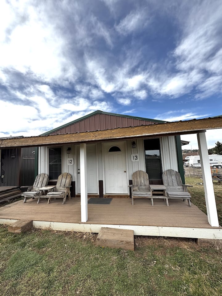 Pleasant Valley Glamping Retreat - Sturgis, SD