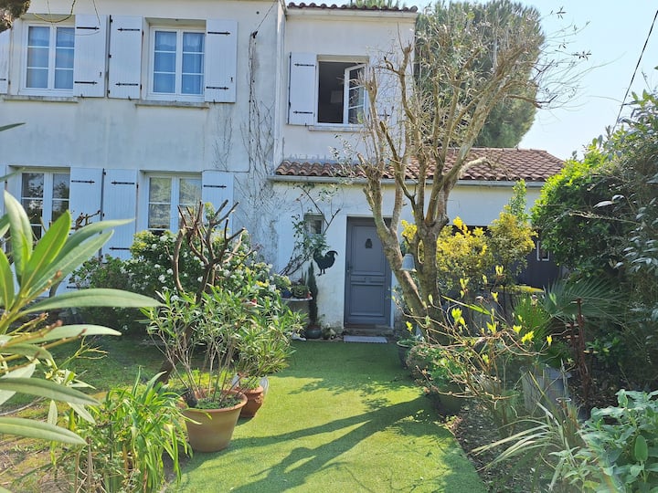 Charmante Maison D'artiste Bohème - Rochefort, France