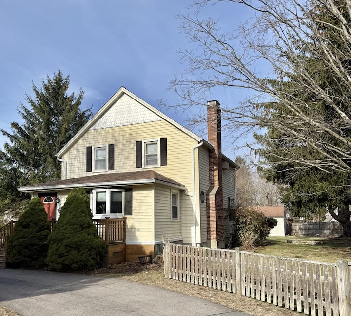 Welcome To Your World Cup Home Base In Franklin Ma - Franklin, MA