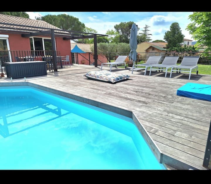 Villa Calme Et Confortable + Piscine Et Dépendance - Calvisson