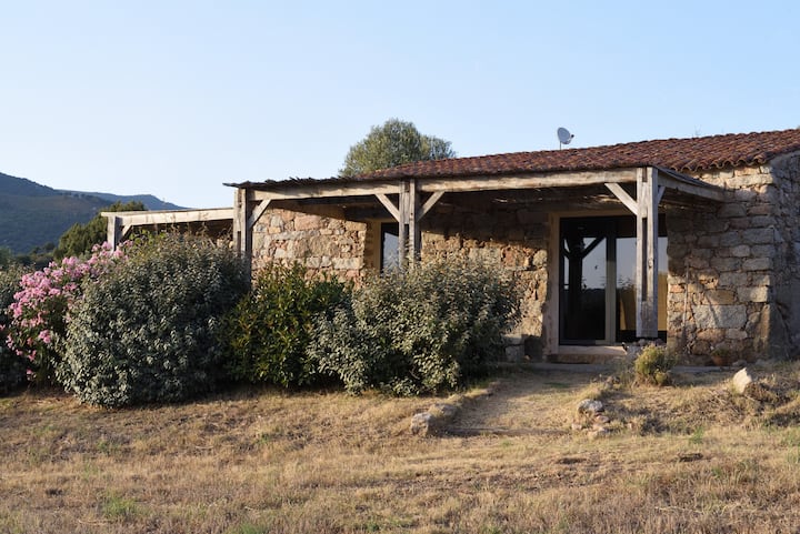 Stilvolles Ferienhaus In Ruhiger Lage - Serra-di-Ferro