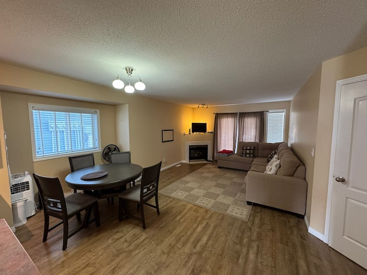 Cozy 2-bedroom Suite Near Sylvan Lake - Sylvan Lake