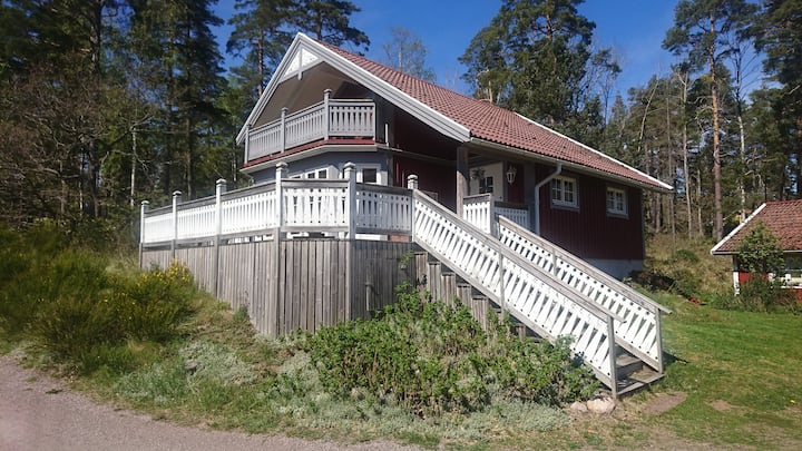 Mysigt Hus Längst In I Marsviken - Oxelösund