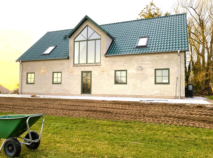 Landstedet - Stor Bolig På 1.sal - Denmark