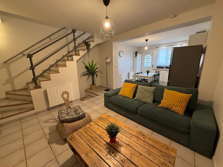 Gite Spacieux : 9 Personnes - Istres