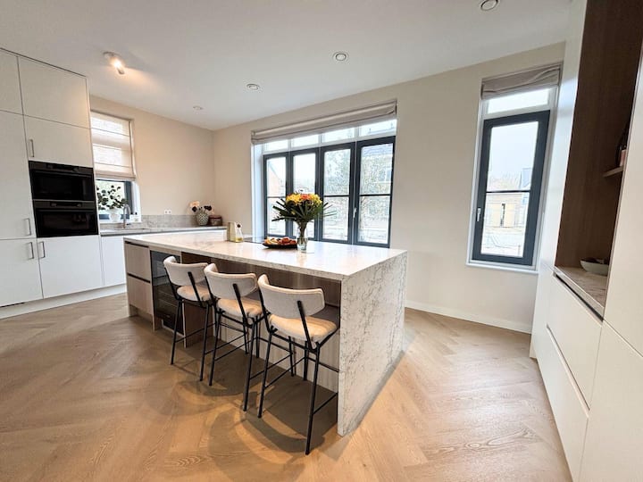 Geschakelde Villa Met Zonnige Tuin Bij Zee ~10 Min - Leiden