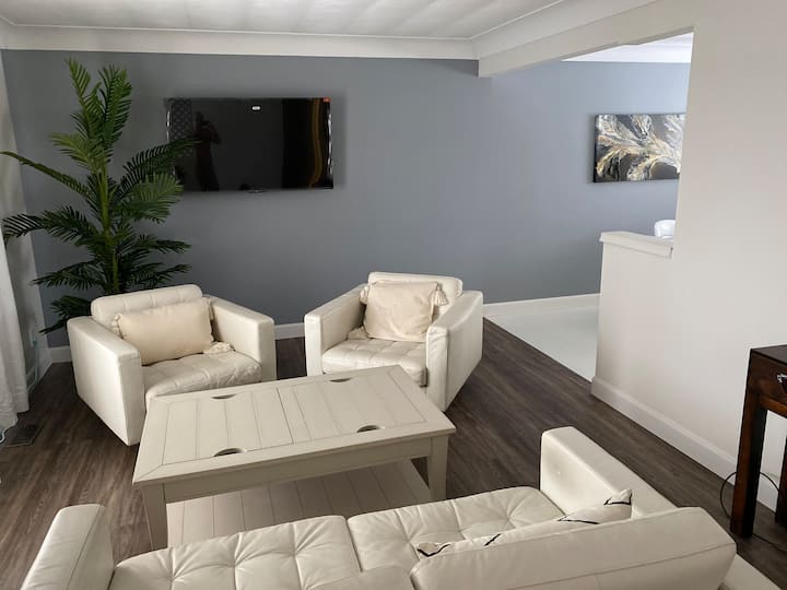 Comfortable 3br Home / Ideal For Work & Getaways - Sarnia