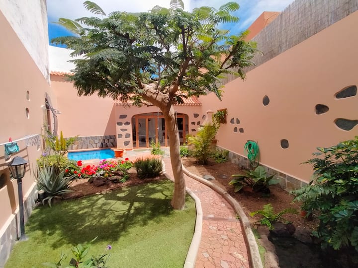 Casa Con Piscina Y Jardín - Agüimes
