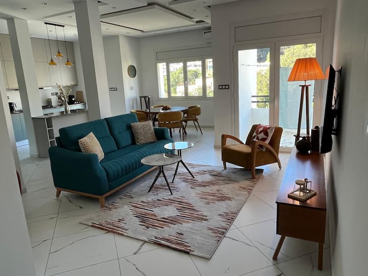 Unique And Stylish - Algiers