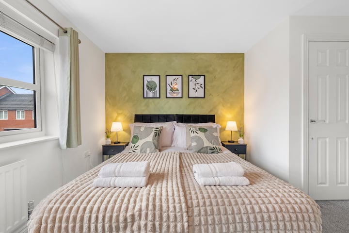 2br En Suite Home Near Heathrow | Garden & Parking - Maidenhead