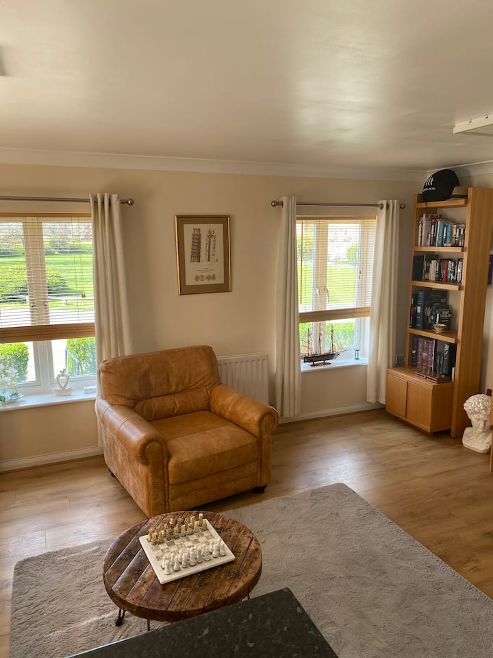Enjoy A Cosy Stay In This Two-bedroom Apartment. - St Albans