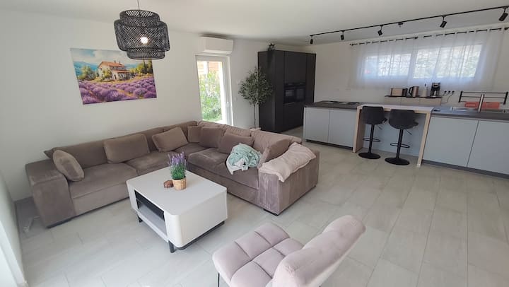 Ruhige Lage: 208m2 Villa, Privater Pool Und Garten - Les Arcs