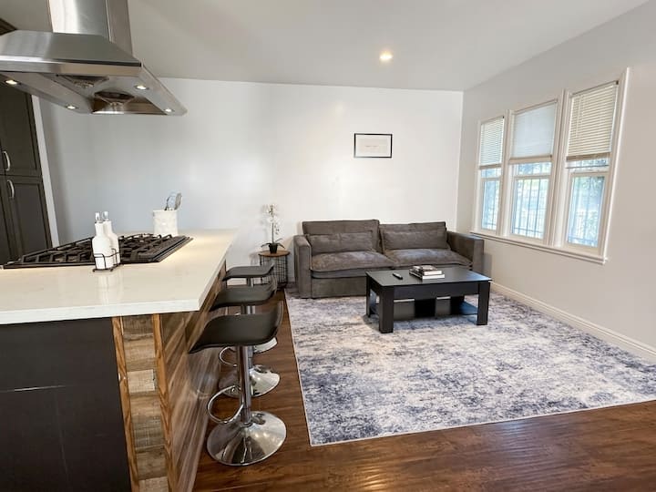 Modern 2b/2b | Gated Parking 1mi Bmo | 8mi Sofi - South Gate, CA