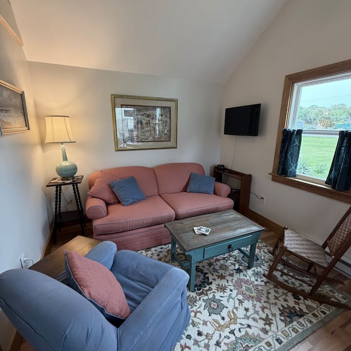 The Guest Cottage - Misquamicut, RI