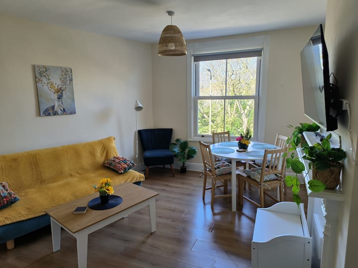 One Bedroom Flat With Roof Terrace In Beckenham - Bromley