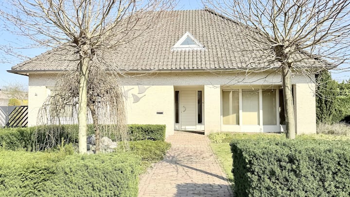 Spacious Designer Villa With Garden & Garage 4 Exp - Best