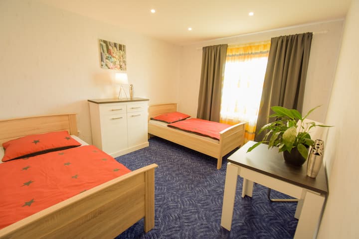 Modernes Business Apartment Für Monteure Mit Wlan - Kreuzwertheim