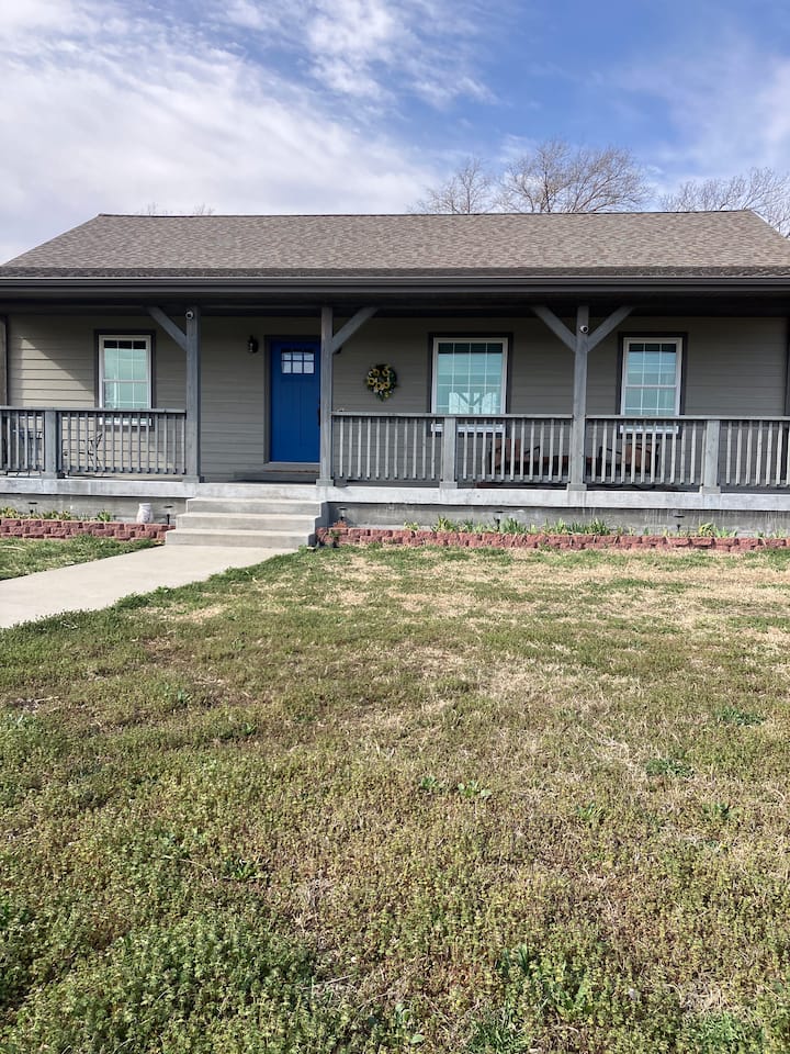 Turkey Crossing On Fawn - Abilene, KS