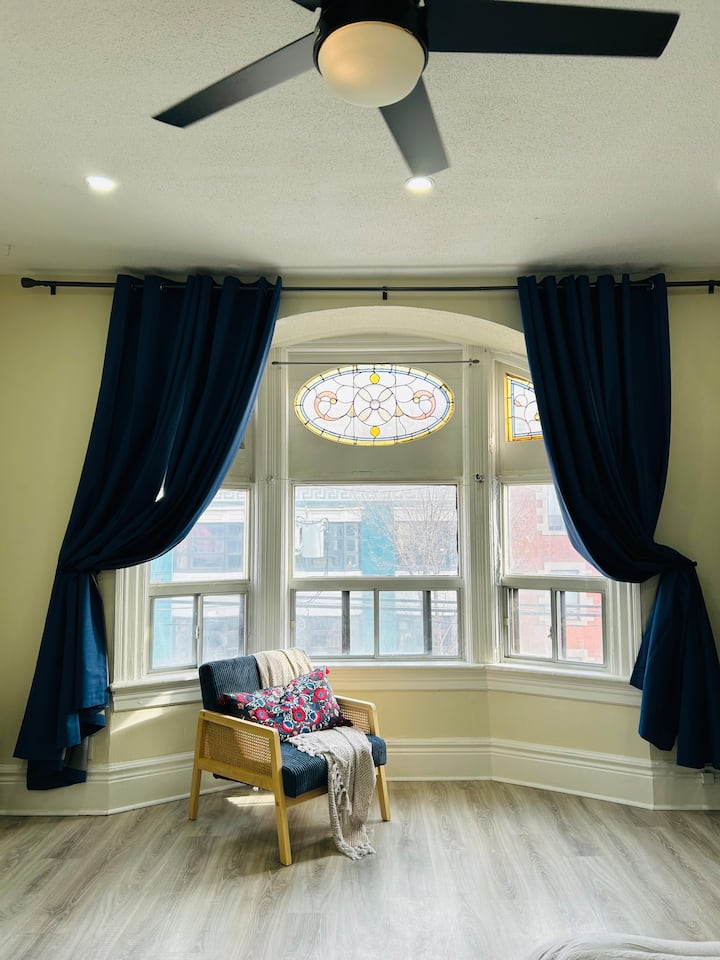 Nest & Rest Toronto | Cozy 3br W/private Access - Toronto