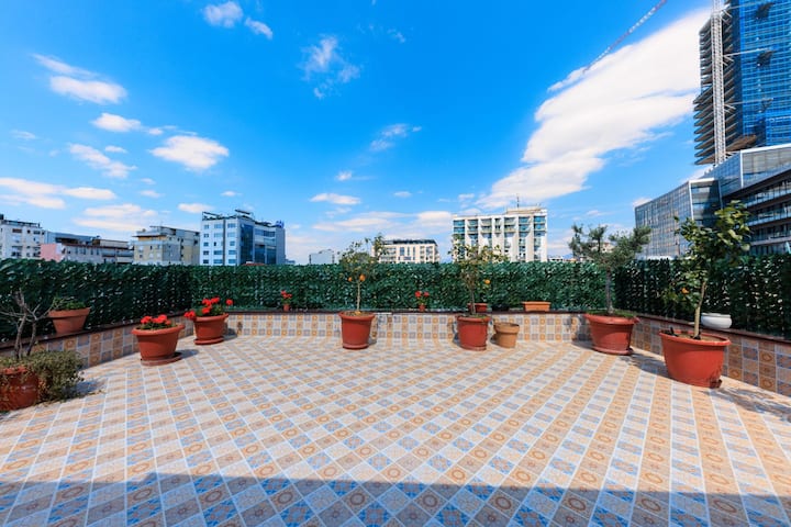 Syncron Private Rooftop Apartment - Tirana
