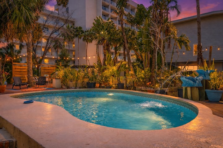 Pine Cottage Treasure Island Beach Pool Sleeps 6 - Treasure Island, FL