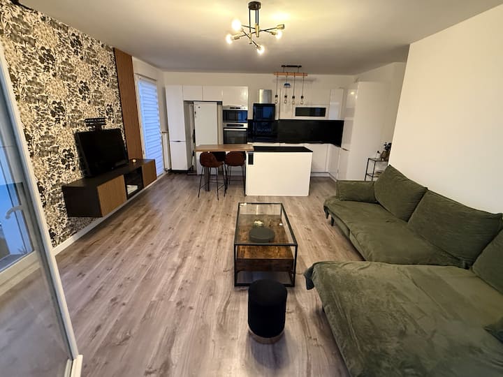 T3 Moderne + Terrasse 20m² + Parking – 7 Min Rer A - Bry-sur-Marne