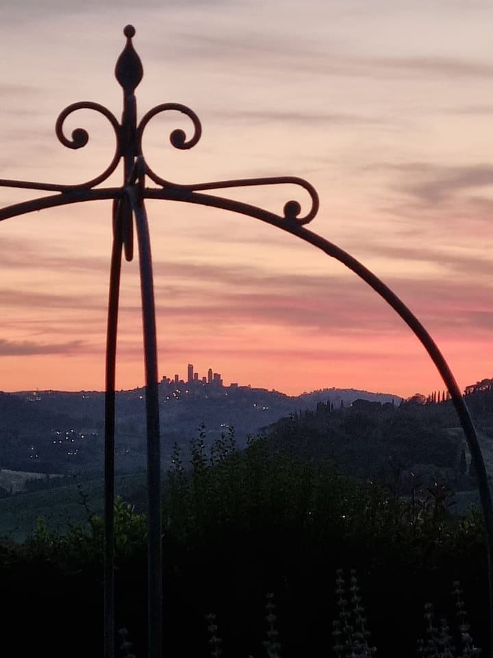 Santo Chiodo - Davanti Alle Torri Di San Gimignano - 토스카나