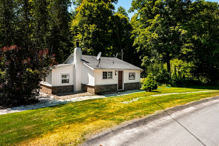 Hockley Valley Cozy Cottage With Waterfront Access - Orangeville