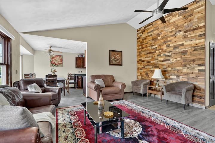 The Goodhue Stay - Rockford, IL