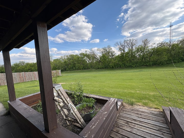 The Goodhue Stay - Tiki Island, Cherry Valley