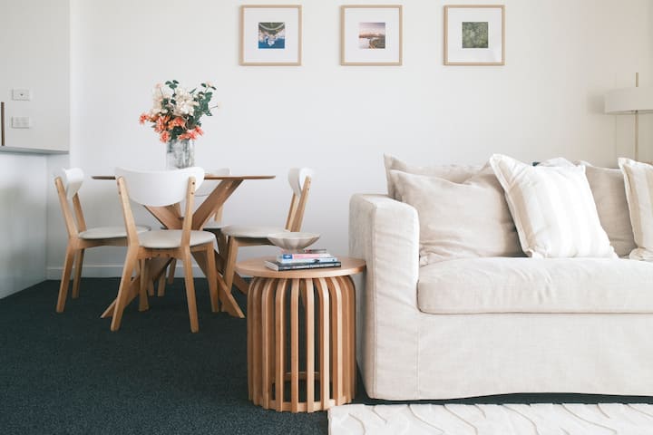 Sandy Docks: A City Gem With Spacious Kitchen - Australia