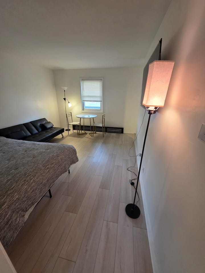 Cozy & Comfy Home Sweet Home2! 1br/2beds/1bath - Bloomington, IL