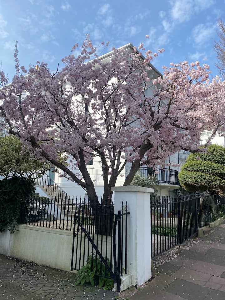 Elegant 2 Bed Montpelier Flat. Private Parking. - イギリス ブライトン